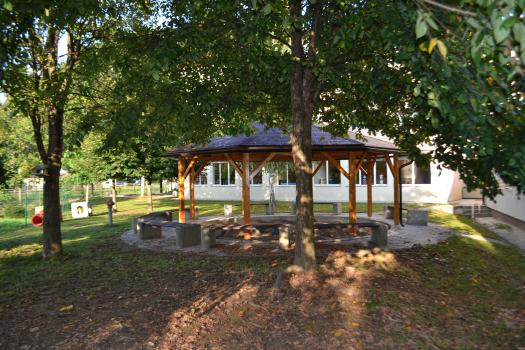 Osnovna šola Mirna – … v objemu speče lepotice